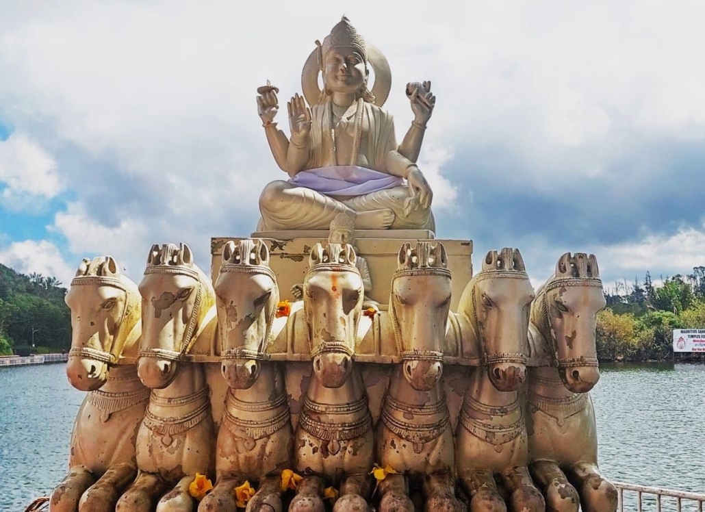 Ganga Talao and Hindu Temple on Mauritius - Natania Travel