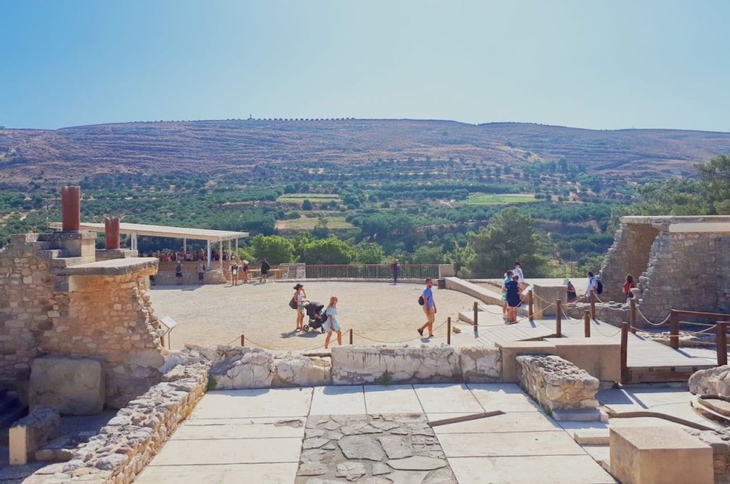 Discover the secrets of Knossos Palace - Natania Travel