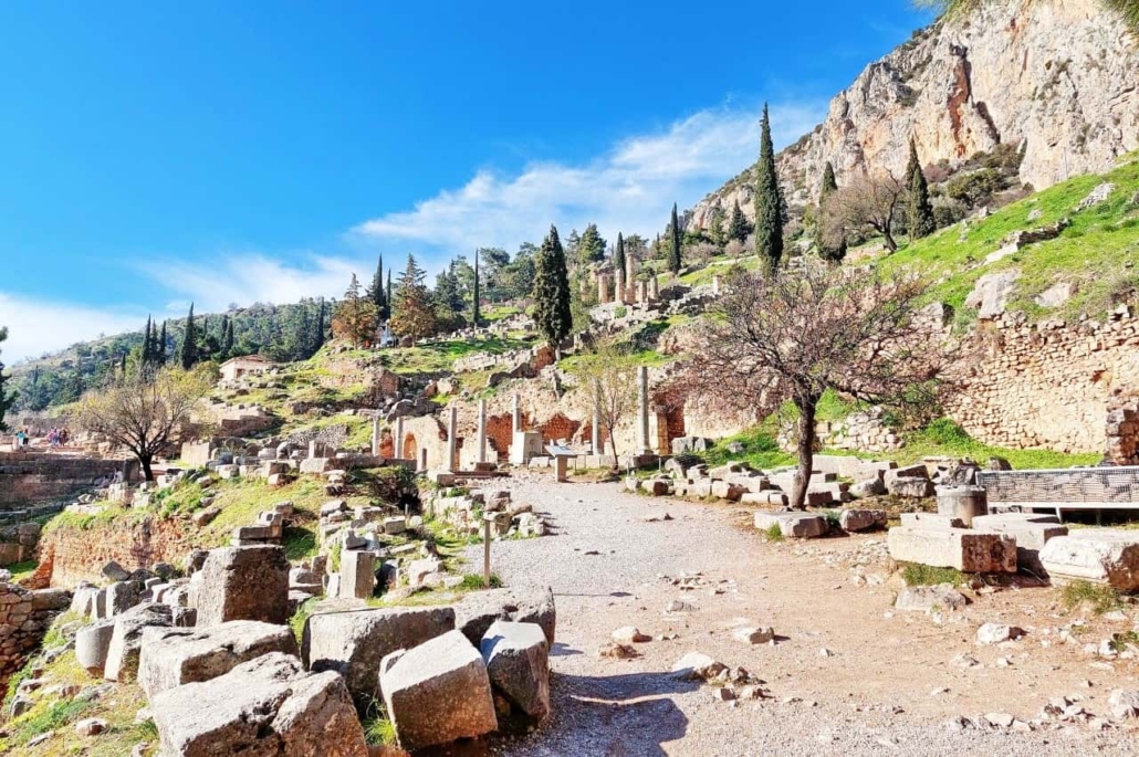 Delphi, the navel of the ancient world - Natania Travel